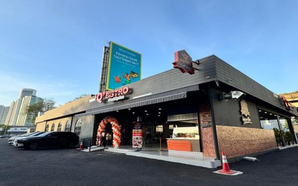 Roti Canai: A Symbol of Malaysian Identity and Culture - Q Bistro