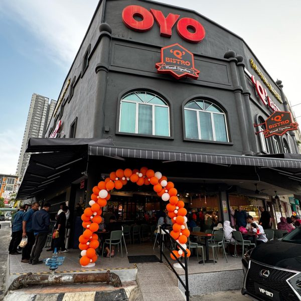 Roti Canai: A Symbol of Malaysian Identity and Culture - Q Bistro